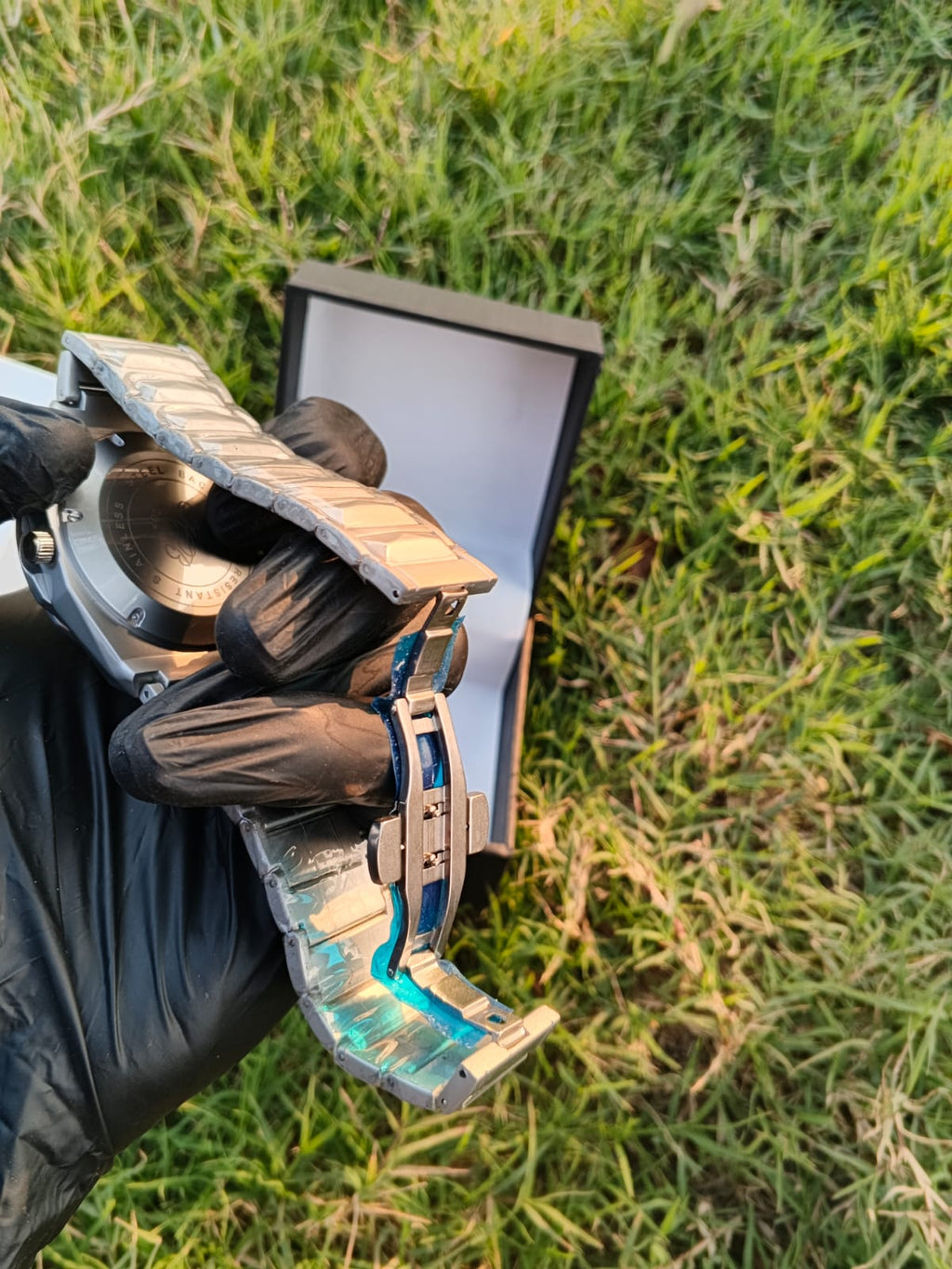 Luxury Green Dial Stainless Steel Watch – Modern Classic Design – Al Zayar