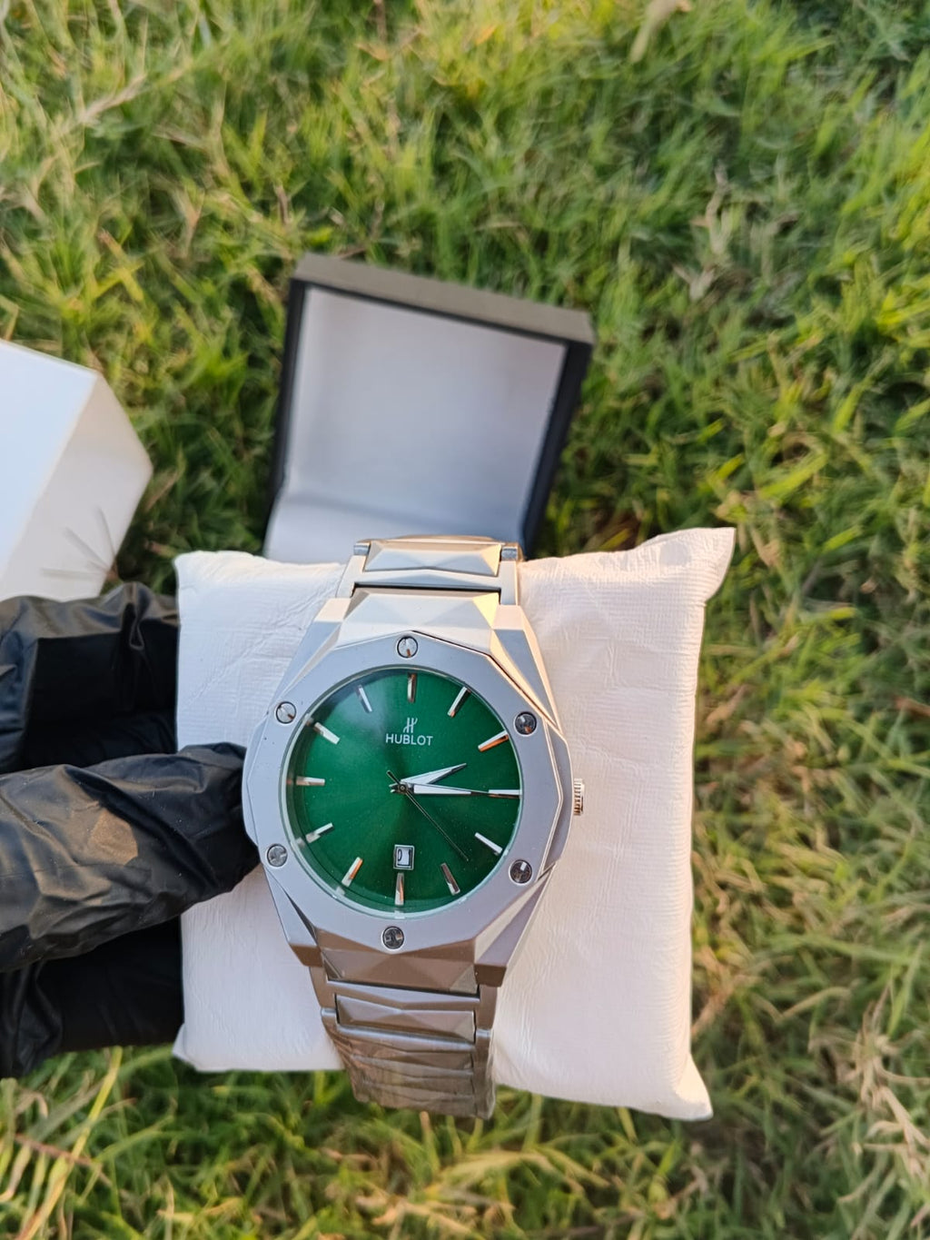 Luxury Green Dial Stainless Steel Watch – Modern Classic Design – Al Zayar
